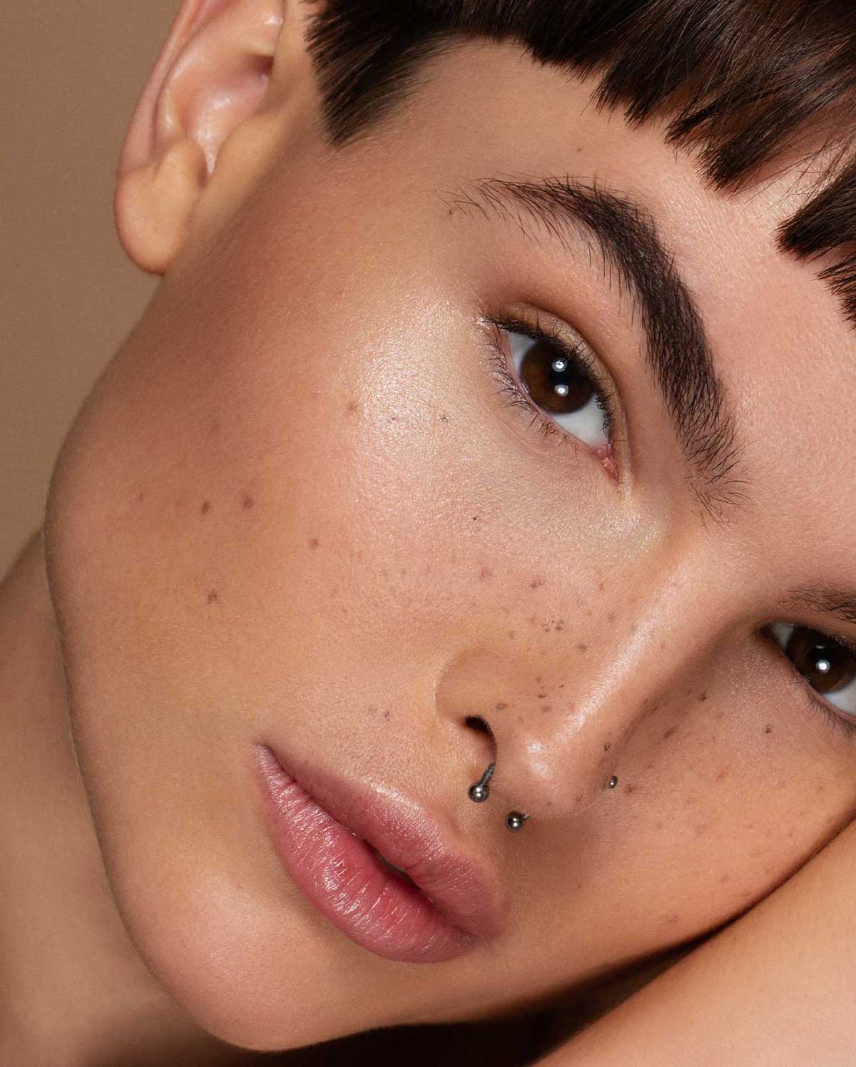 Retouching for Realistic and Natural-Looking Skin