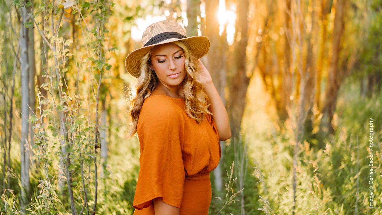 How to Use Natural Light for Modern Senior Portraits